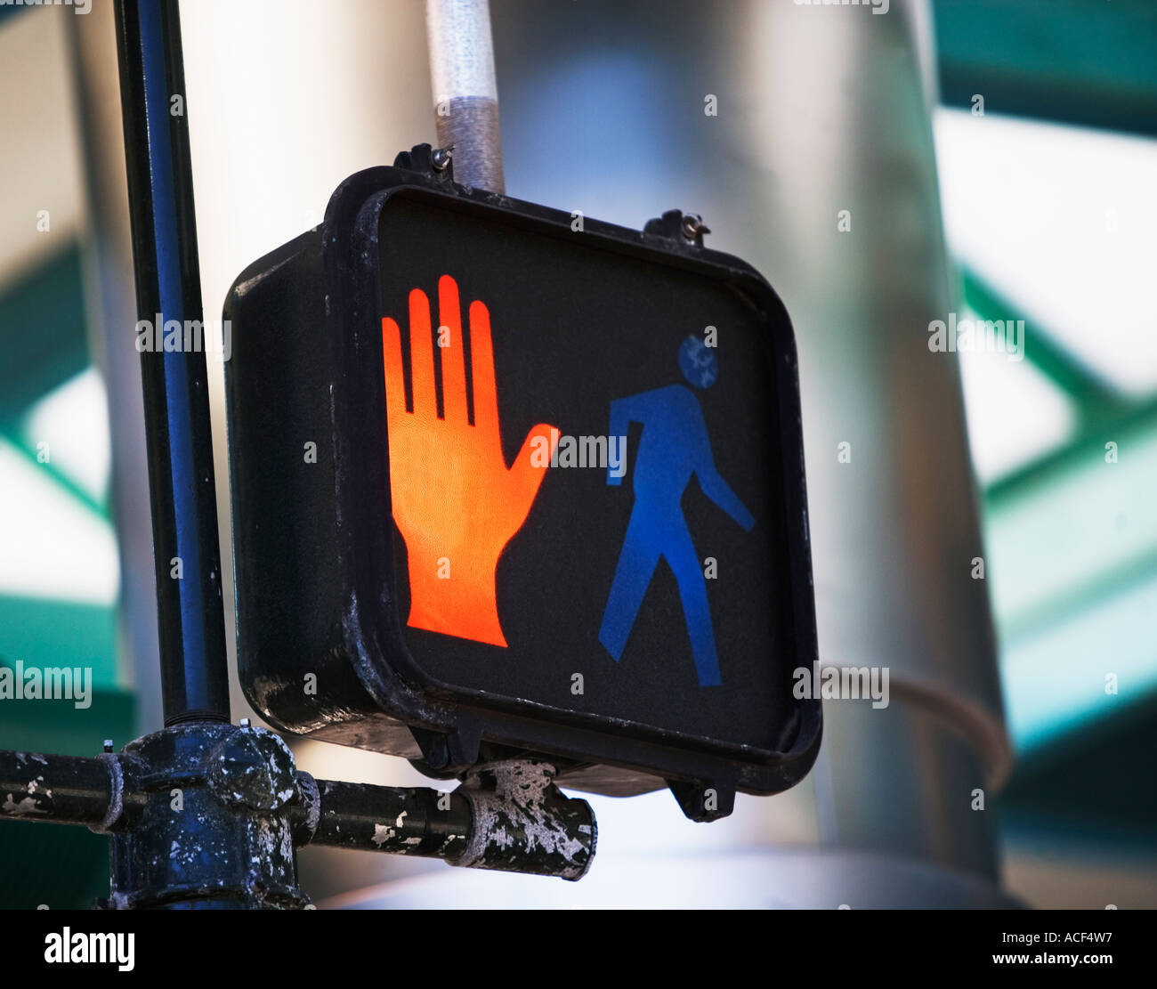 STOP-SCHILD, HAND, HALT, STOP, VERKEHRSZEICHEN, VERKEHR DON'T WALK ...