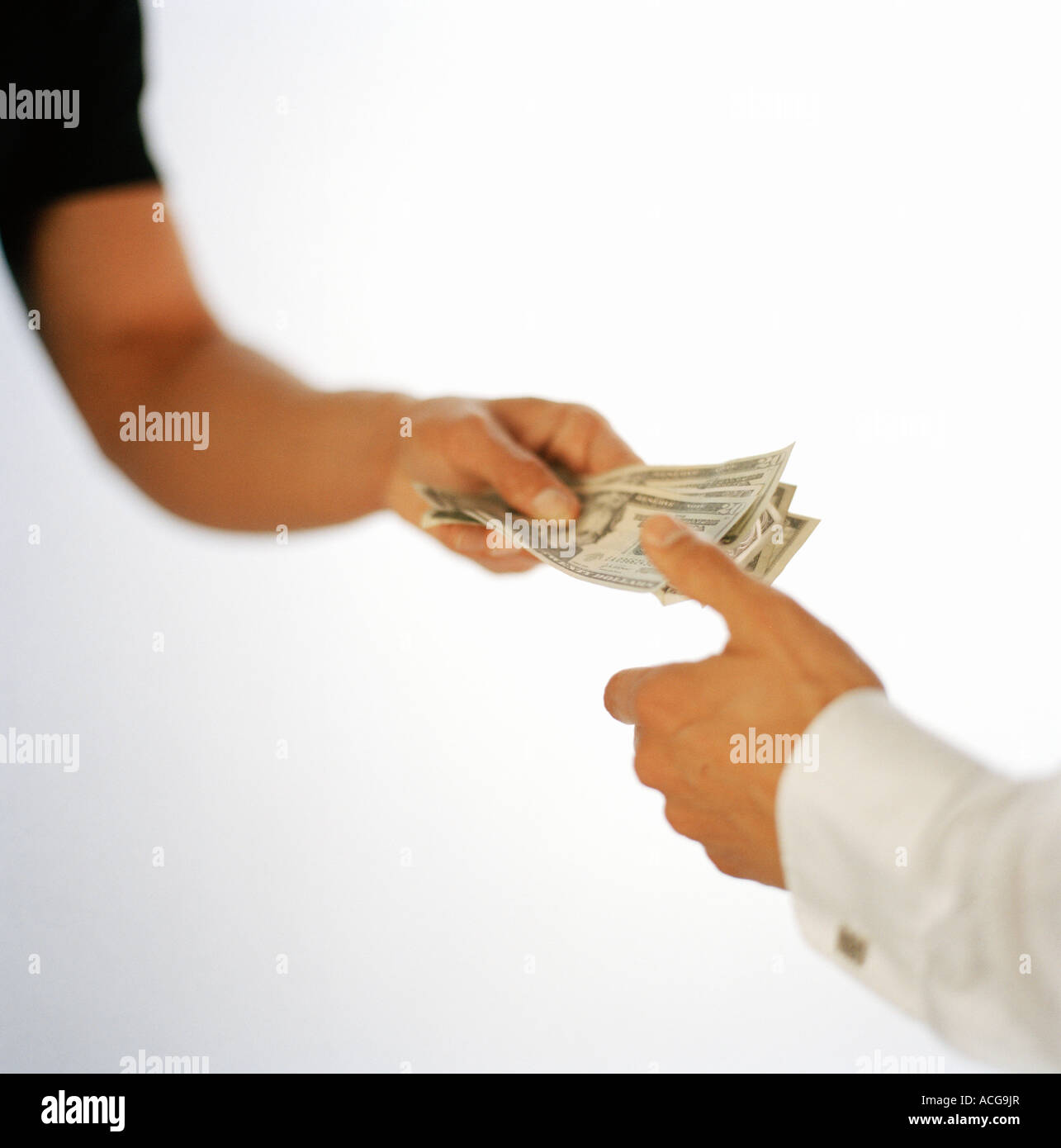 Gegebenes geld -Fotos und -Bildmaterial in hoher Auflösung – Alamy