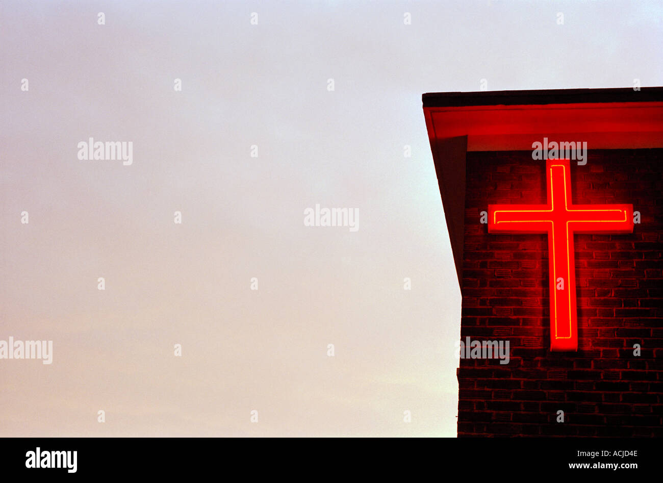 Neon kreuz -Fotos und -Bildmaterial in hoher Auflösung – Alamy