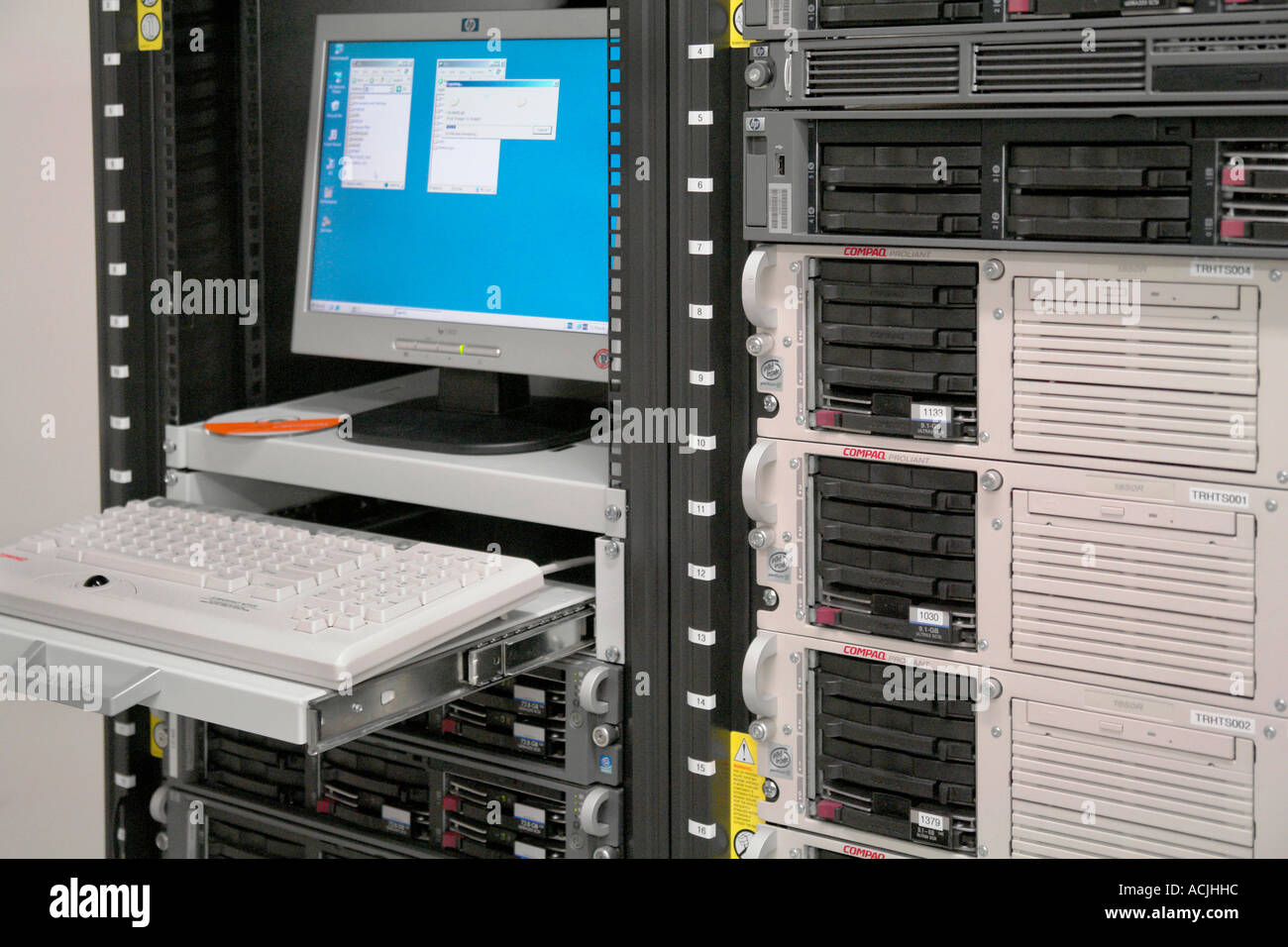 Hp proliant rack mounted servers -Fotos und -Bildmaterial in hoher ...