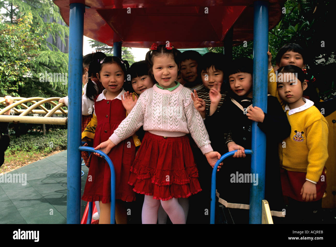 Sechs jahre alte kinder -Fotos und -Bildmaterial in hoher Auflösung – Alamy