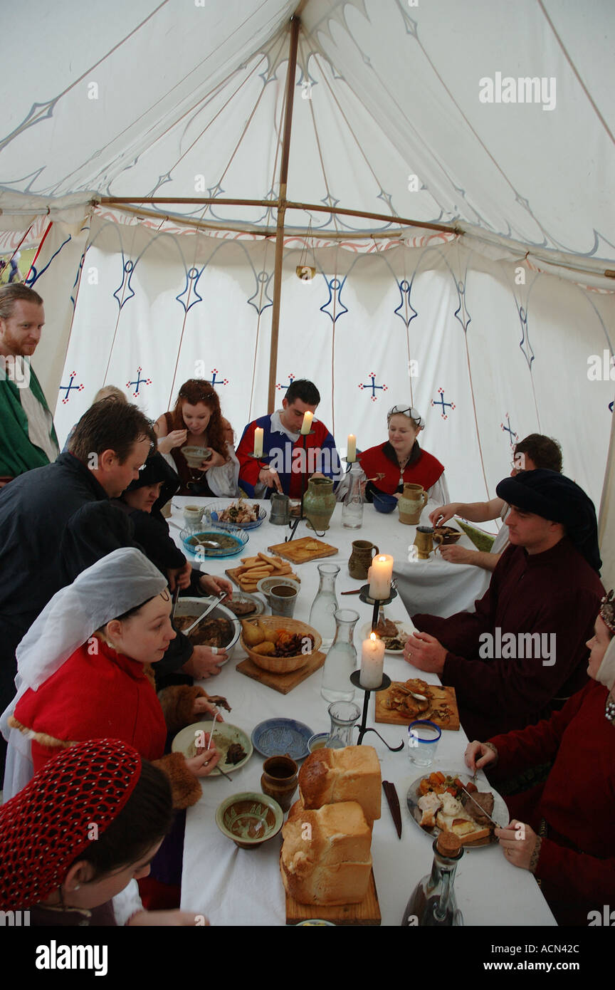 Bankett mittelalter -Fotos und -Bildmaterial in hoher Auflösung – Alamy