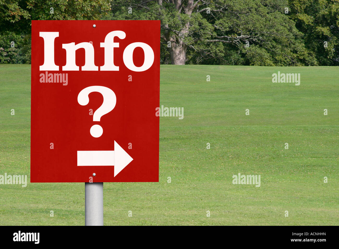 Info Informationsschild mit Pfeil und Fragezeichen Stockfotografie - Alamy