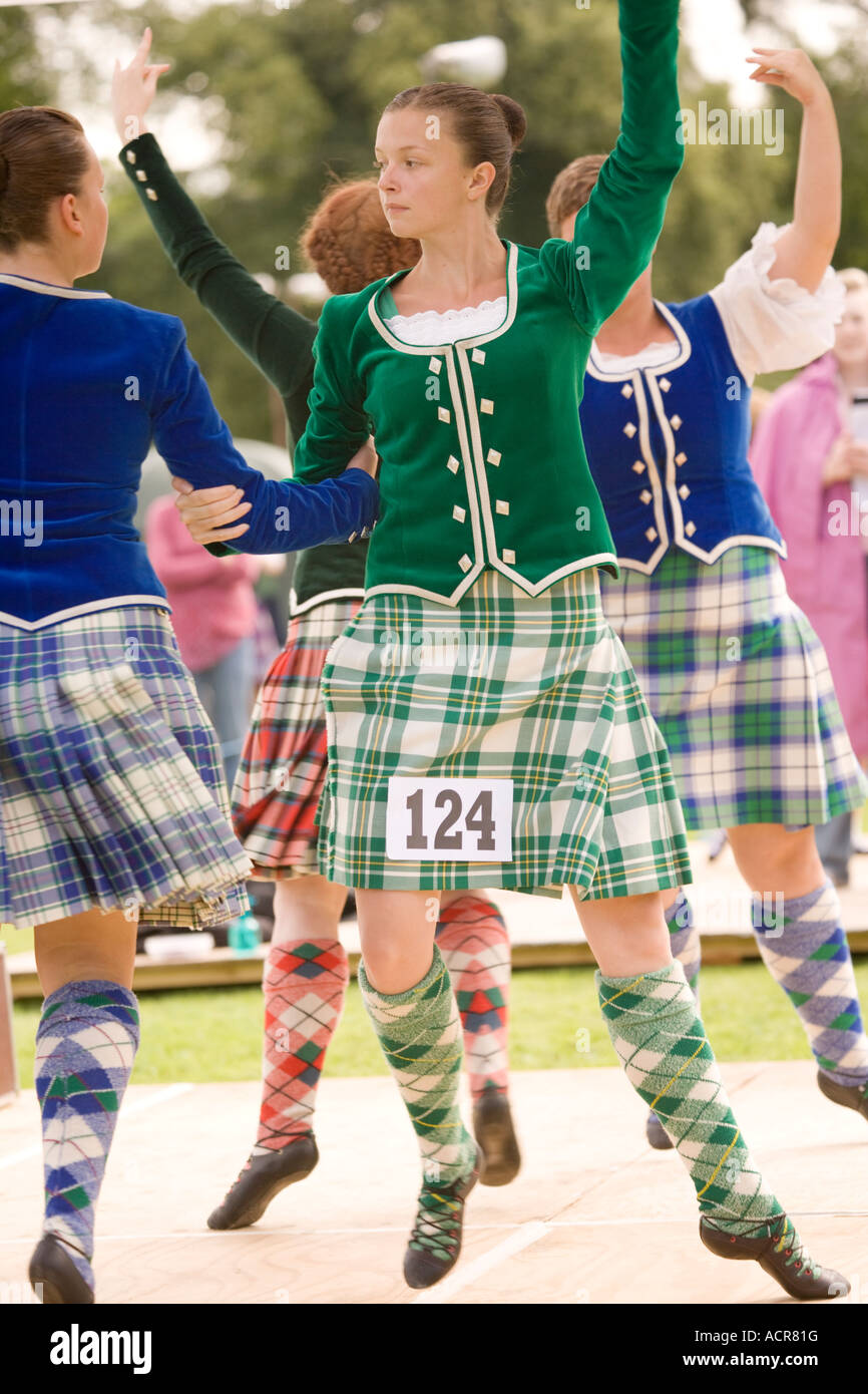 Scottish dancing -Fotos und -Bildmaterial in hoher Auflösung – Alamy