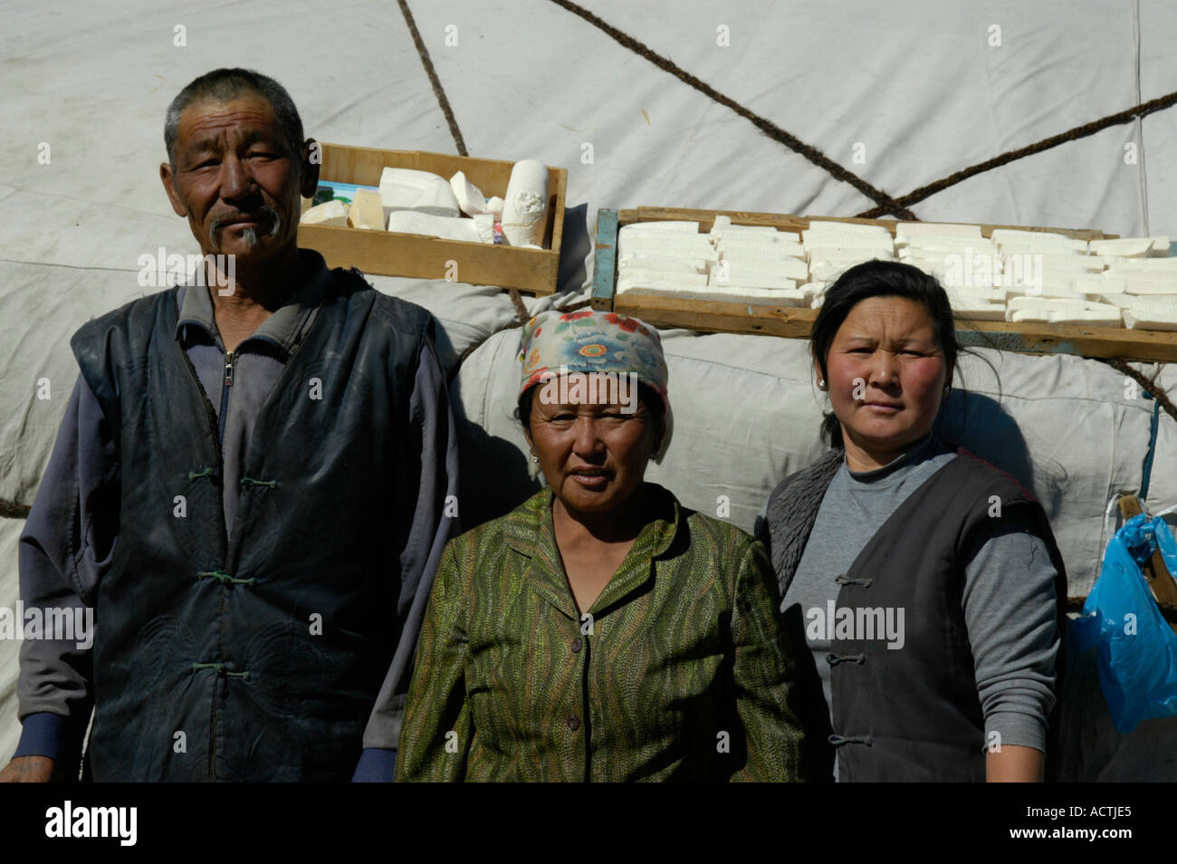 Altai mongolei jurte -Fotos und -Bildmaterial in hoher Auflösung – Alamy