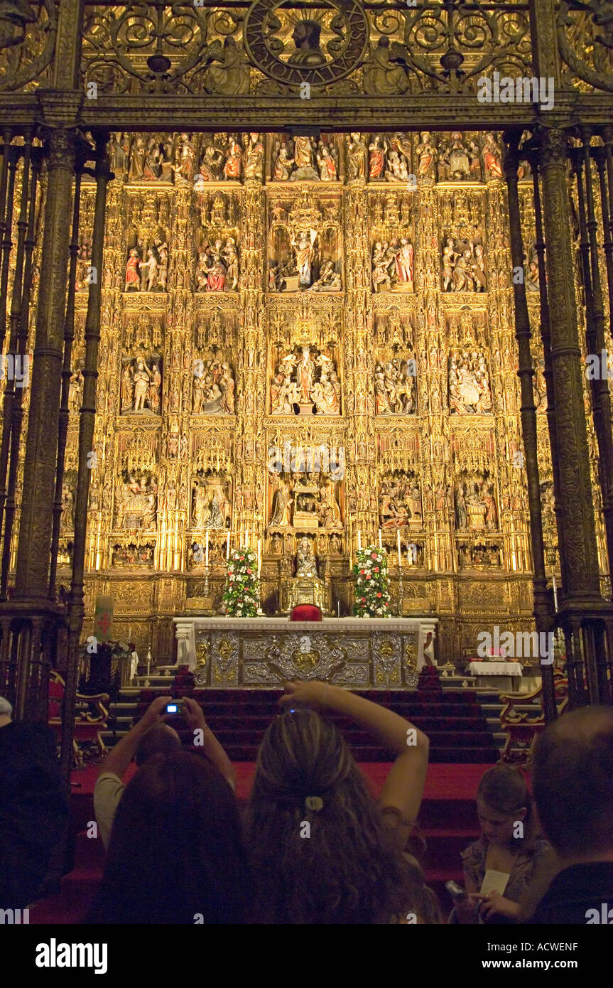 Altarbild in der kathedrale von sevilla -Fotos und -Bildmaterial in hoher Auflösung – Alamy