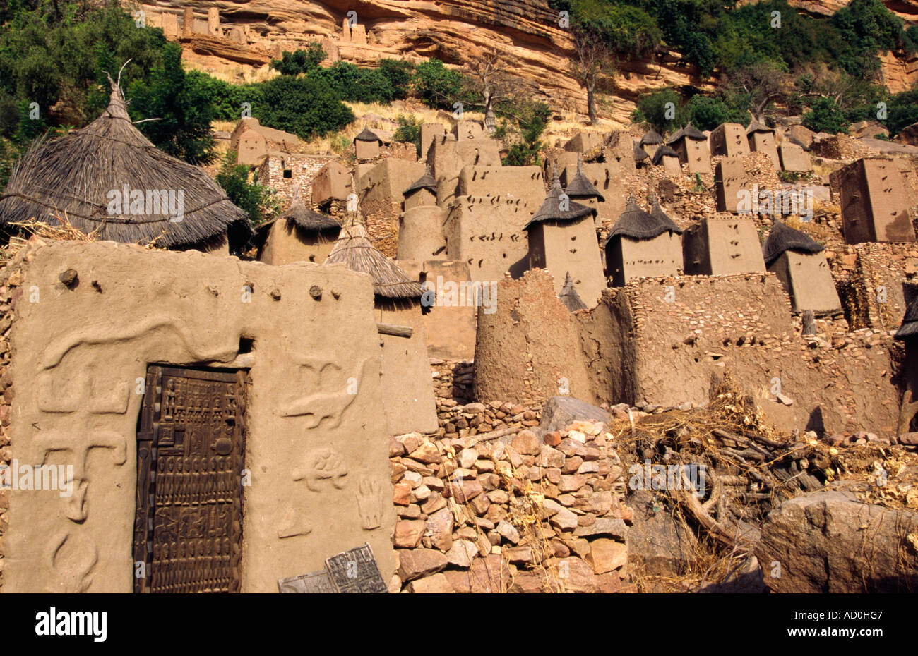 Dogon land adobe kornspeicher -Fotos und -Bildmaterial in hoher ...