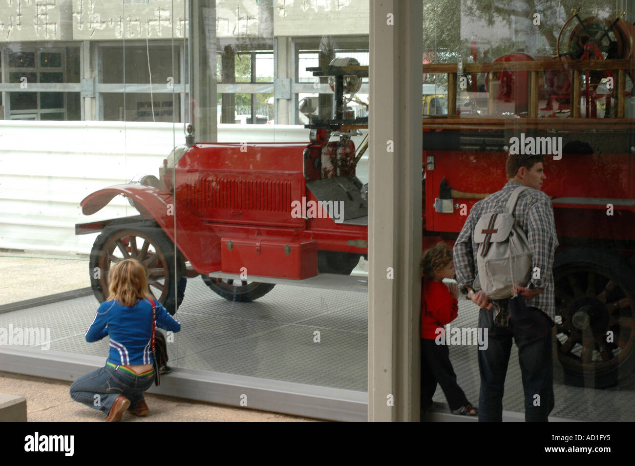 Altes feuerwehrauto -Fotos und -Bildmaterial in hoher Auflösung – Alamy