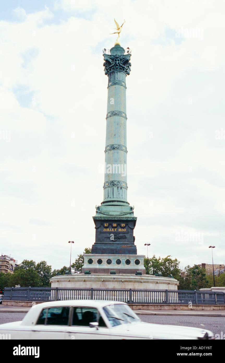 Das Denkmal an der Place De La Bastille Paris Frankreich runden weißen ...