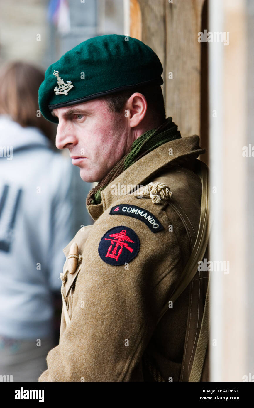Ww2 british soldier uniform -Fotos und -Bildmaterial in hoher Auflösung ...