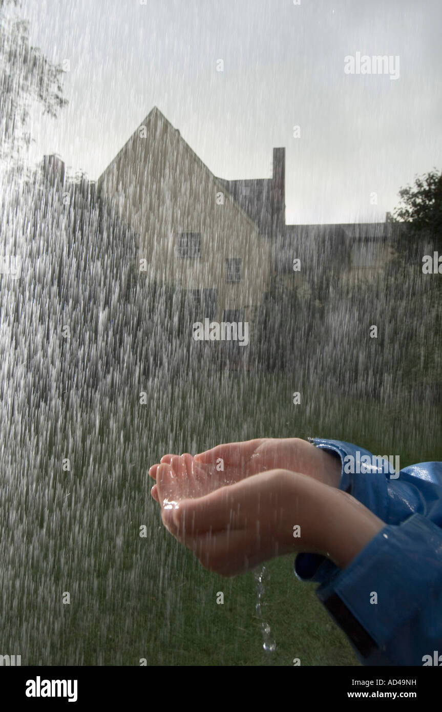 Rain water -Fotos und -Bildmaterial in hoher Auflösung – Alamy