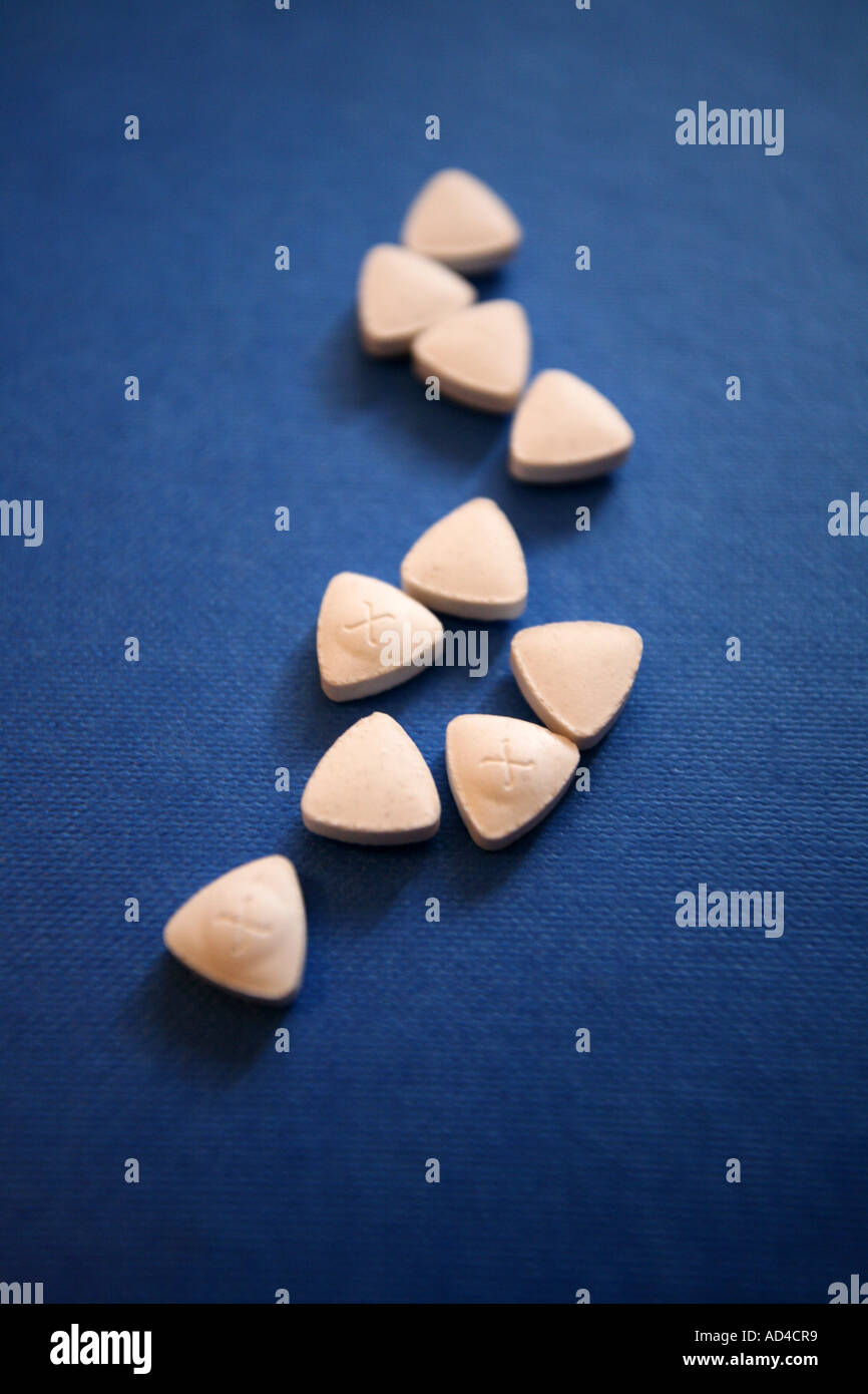 Triangle ecstasy tablets pills -Fotos und -Bildmaterial in hoher ...