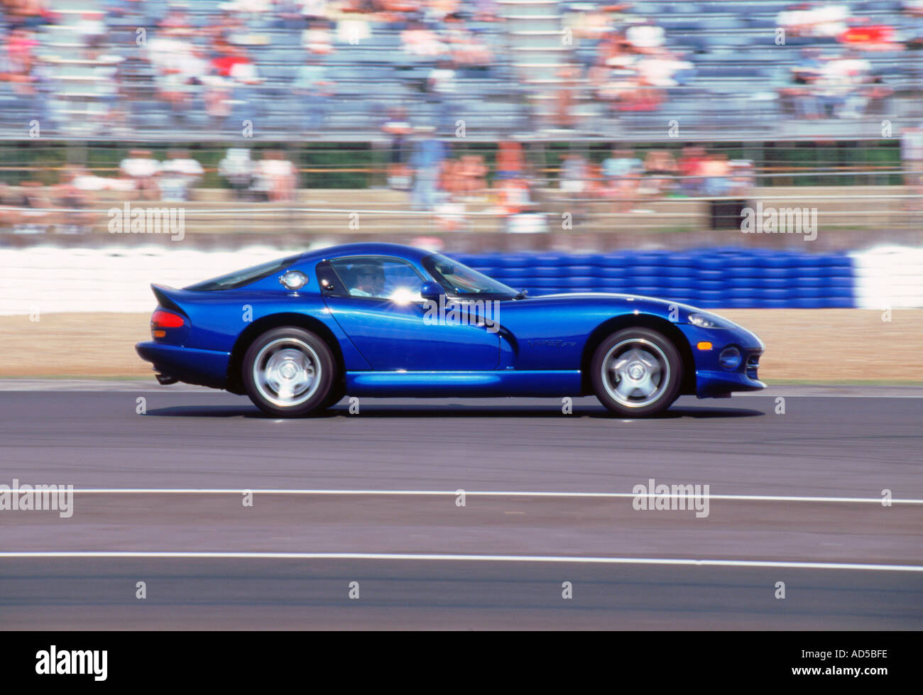 Dodge Viper Racing Car Stockfotos & Dodge Viper Racing Car Bilder - Alamy