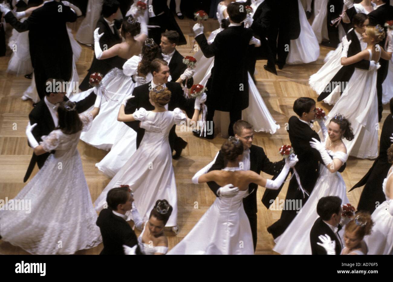 Wiener opernball -Fotos und -Bildmaterial in hoher Auflösung – Alamy