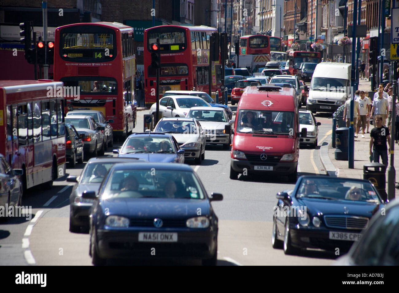 Putney high street -Fotos und -Bildmaterial in hoher Auflösung – Alamy