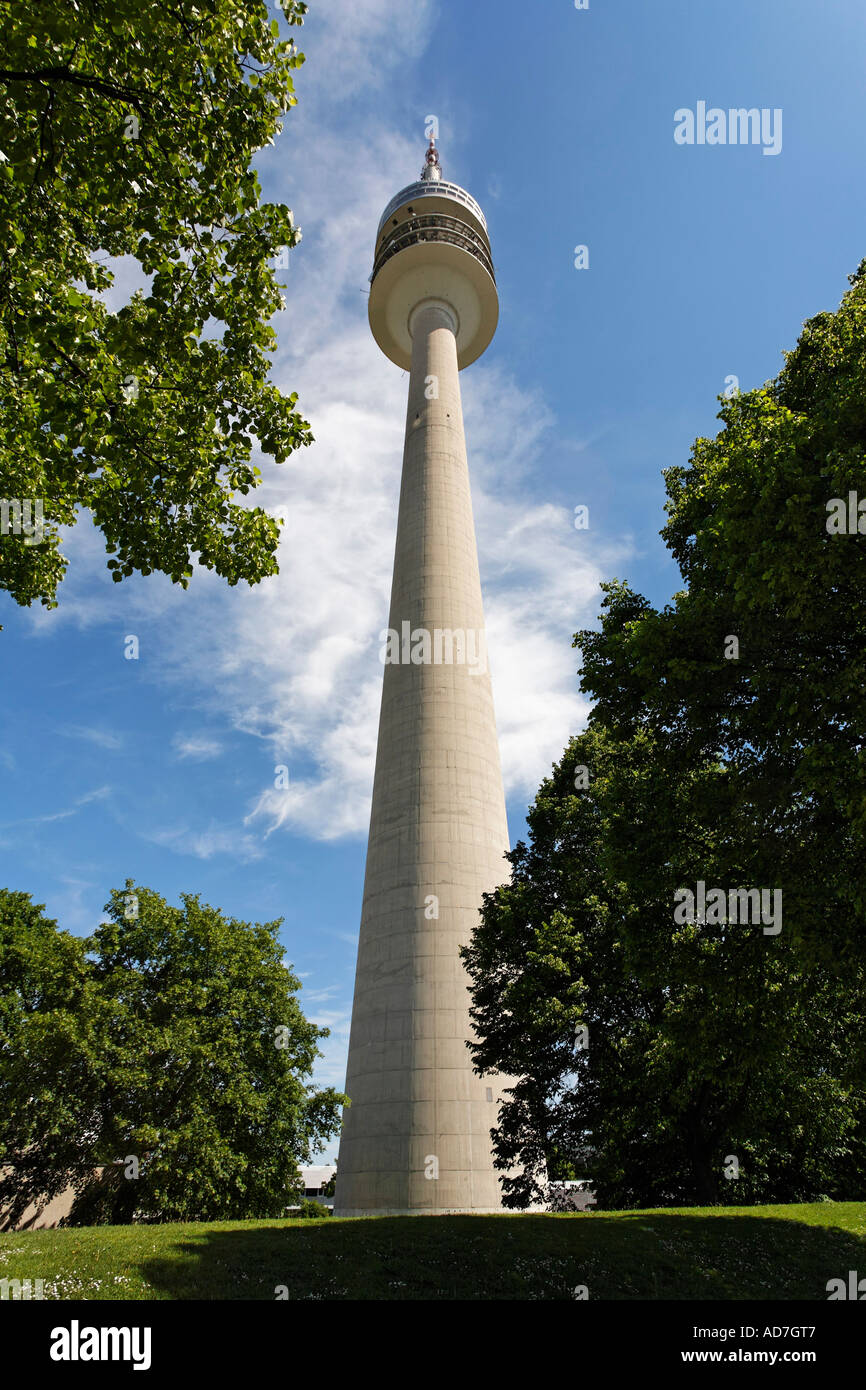 Der Fernsehturm München Olympia Tower Olympiaturm München Bayern ...