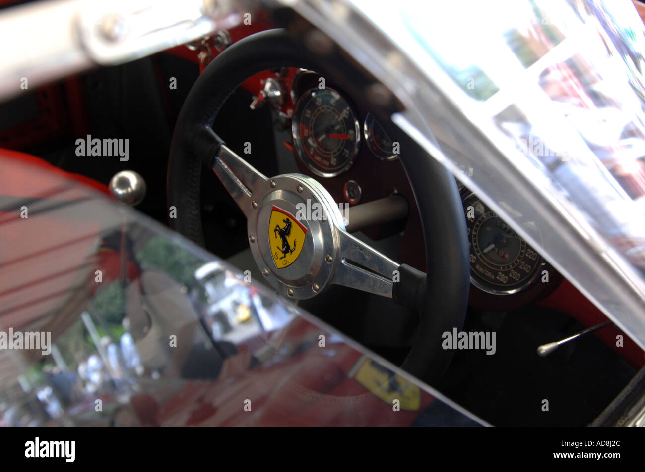 Ferrari cockpit -Fotos und -Bildmaterial in hoher Auflösung – Alamy