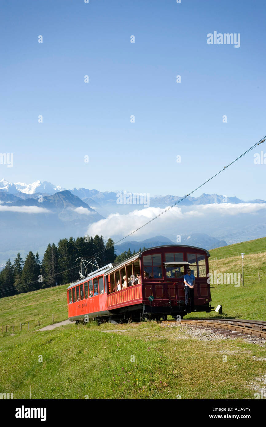 Zahnradbahn Vitznau-Rigi-Bahn die erste Bergbahn Europas auf dem Weg ...