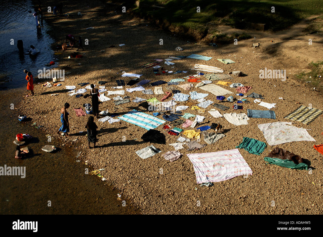 Menik ganga -Fotos und -Bildmaterial in hoher Auflösung – Alamy