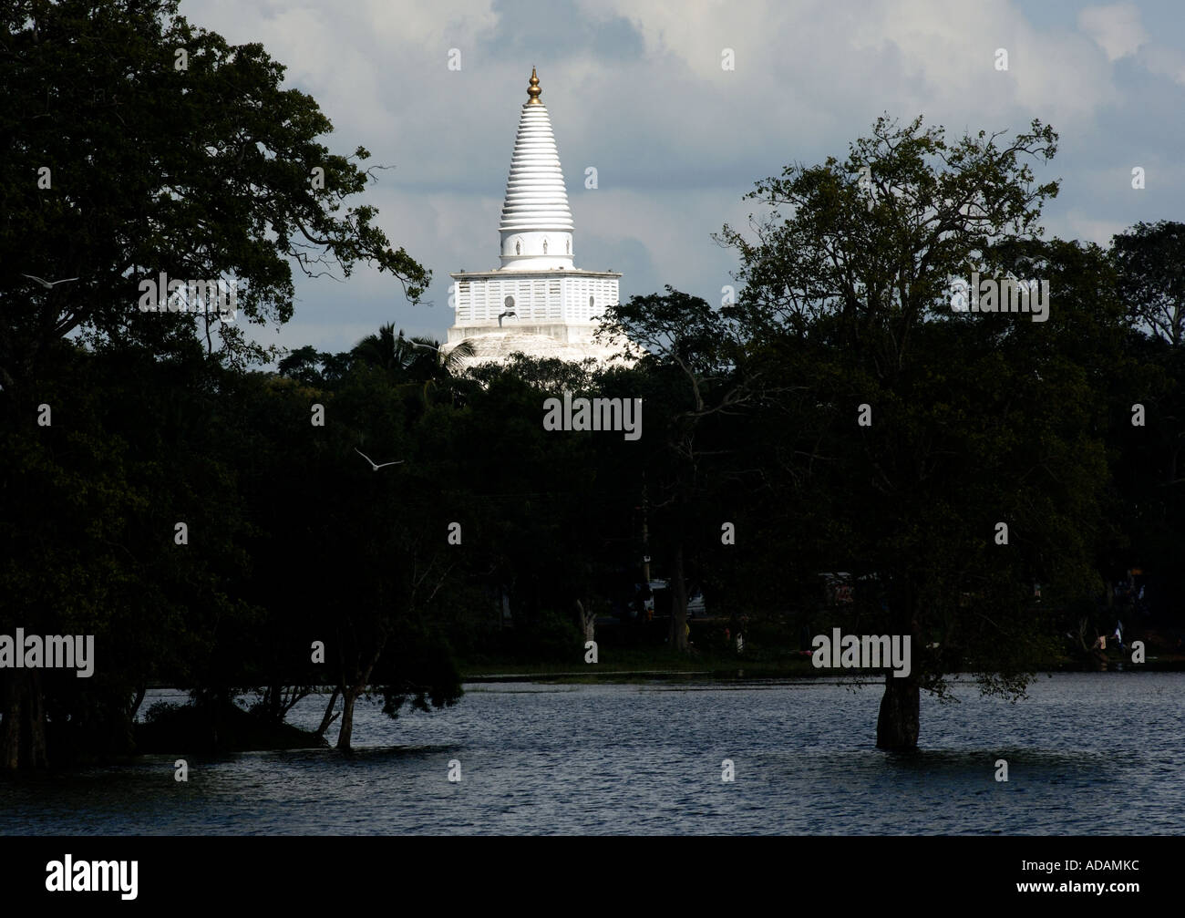 Tissa wewa anuradhapura -Fotos und -Bildmaterial in hoher Auflösung – Alamy
