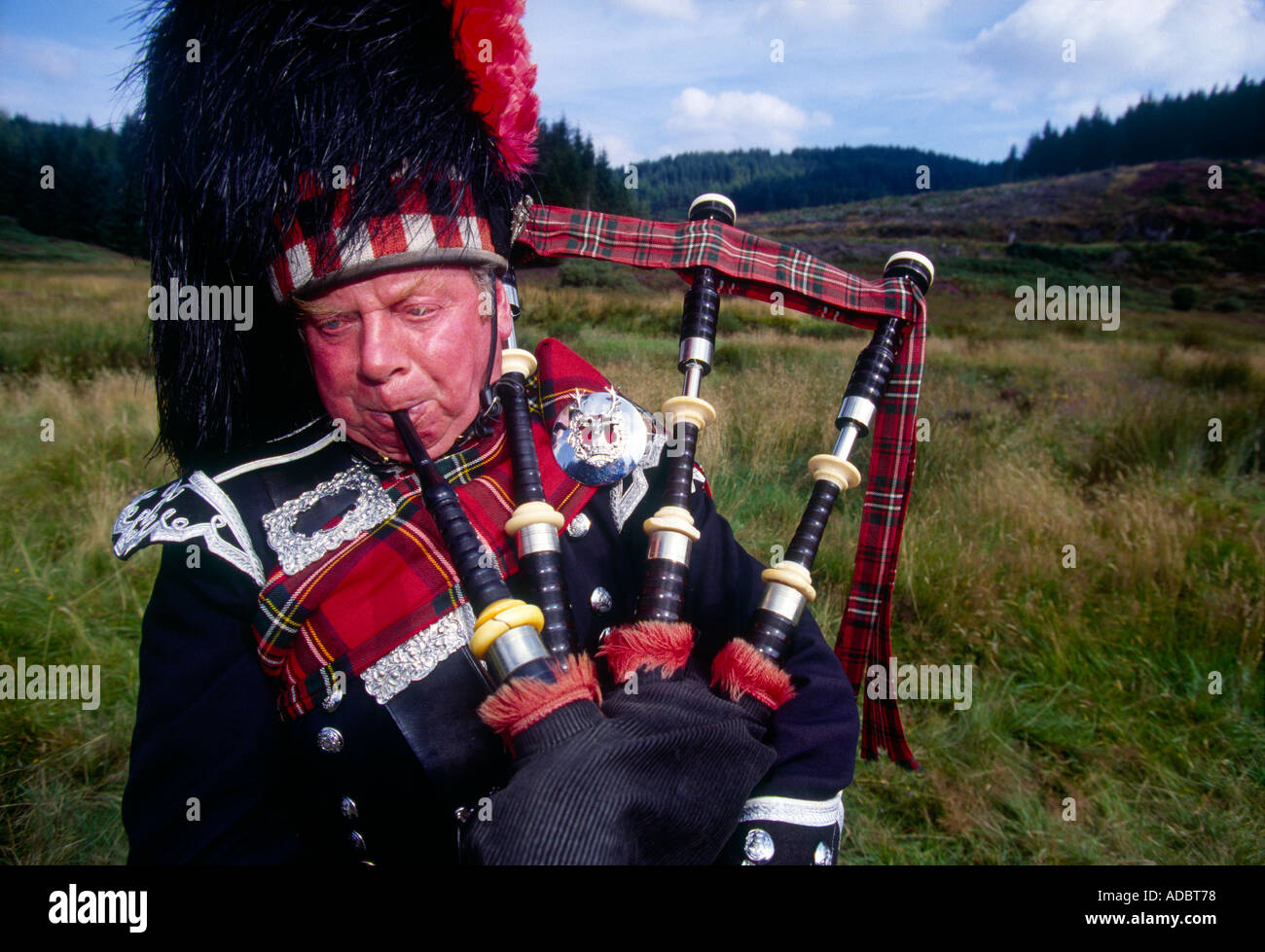 Scottish bagpipes kilt piper -Fotos und -Bildmaterial in hoher ...
