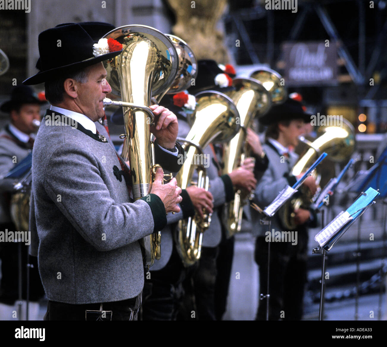 Strassenmusik -Fotos und -Bildmaterial in hoher Auflösung – Alamy