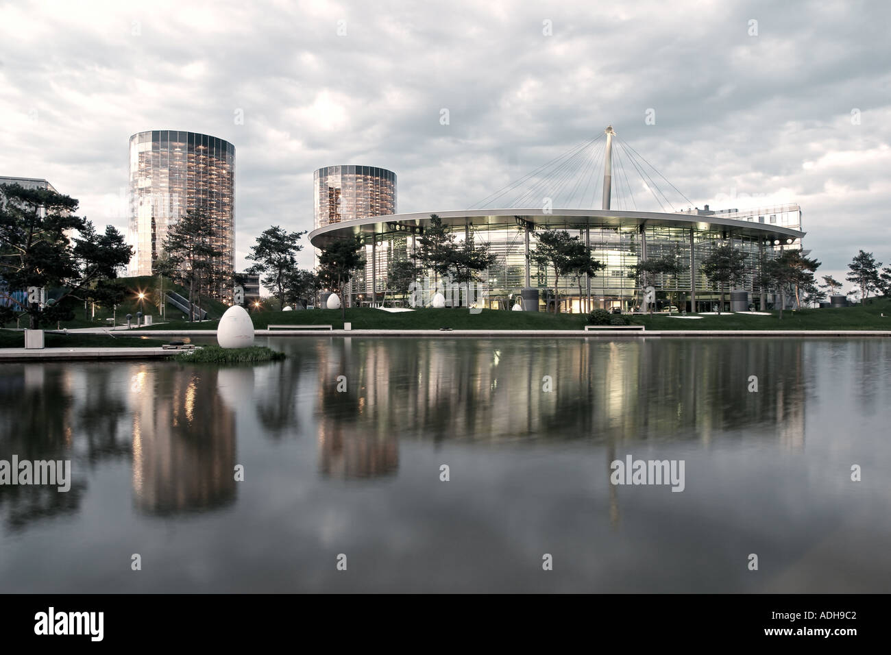 Volkswagen fabrik wolfsburg autostadt -Fotos und -Bildmaterial in hoher Auflösung – Alamy