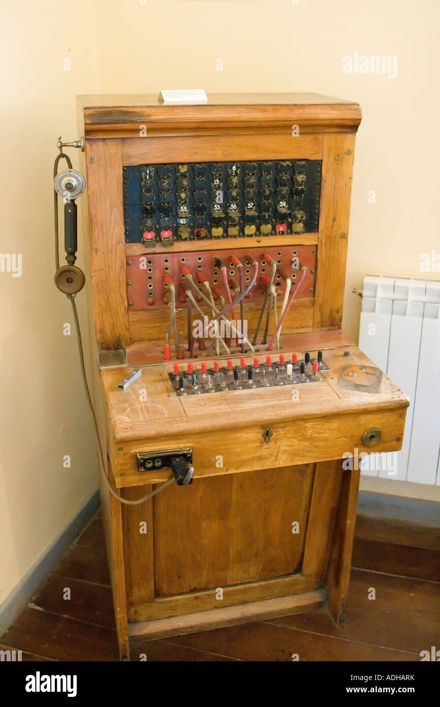 Old telephone switchboard -Fotos und -Bildmaterial in hoher Auflösung ...