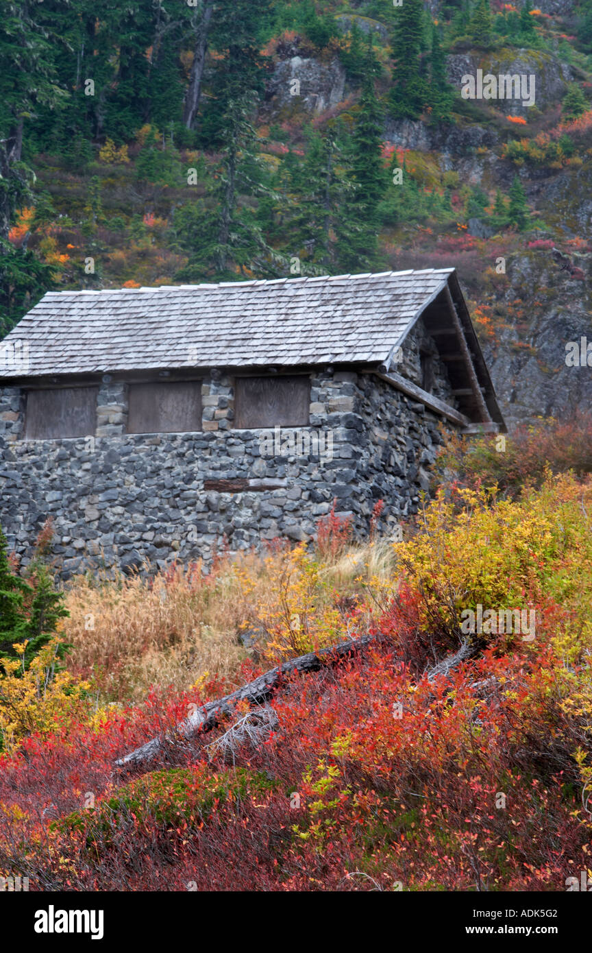 Pioneer cabin tree -Fotos und -Bildmaterial in hoher Auflösung – Alamy