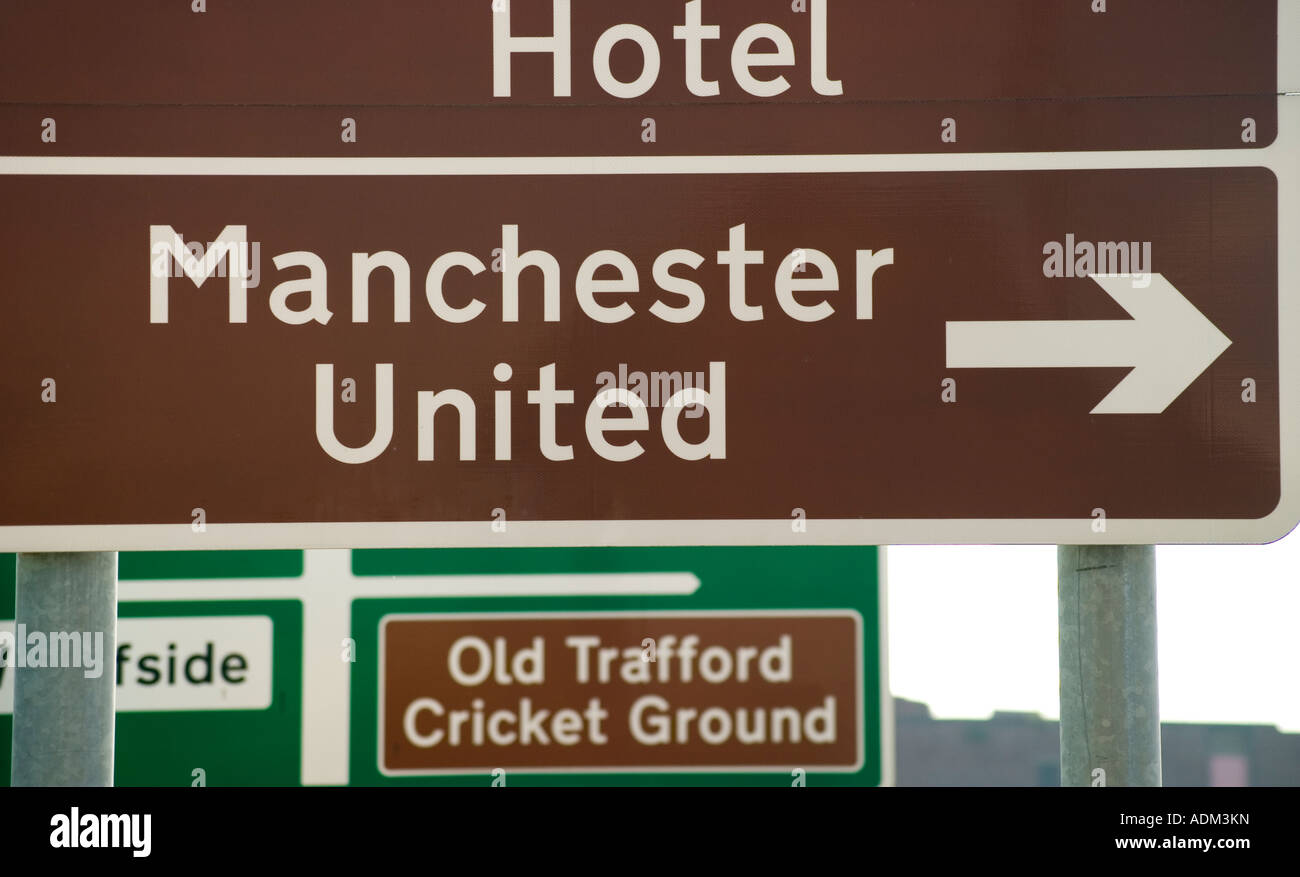 Sport Road Signs Old Trafford Manchester Stockfotografie - Alamy