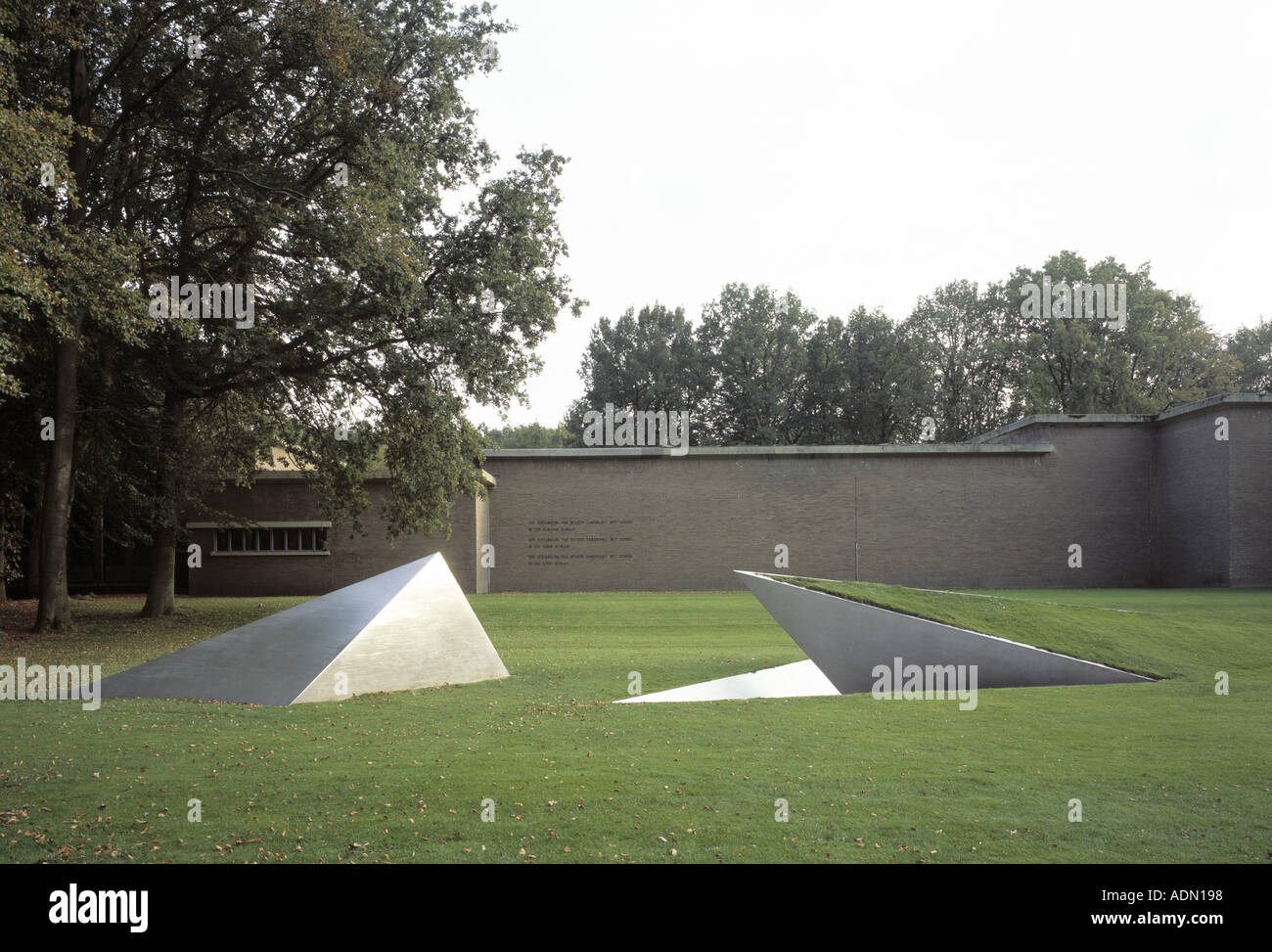 Otterloo, Rijksmuseum Kröller-Müller, Skulpturenpark, "Van-de-Velde-Bau ...