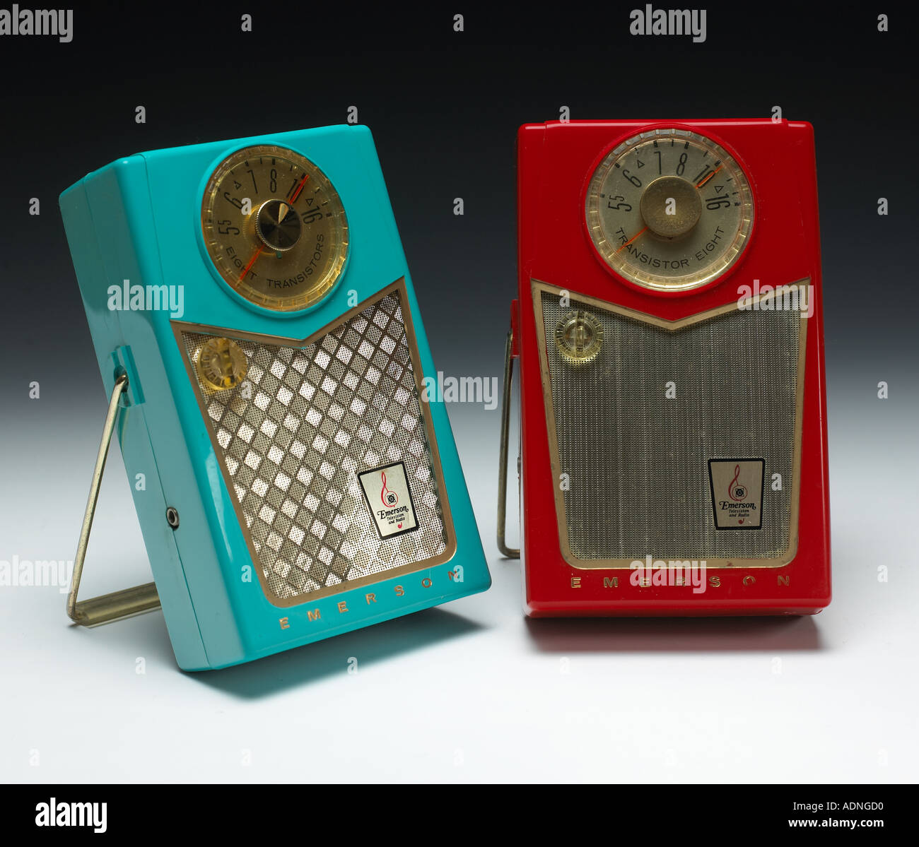 Emerson radio -Fotos und -Bildmaterial in hoher Auflösung – Alamy