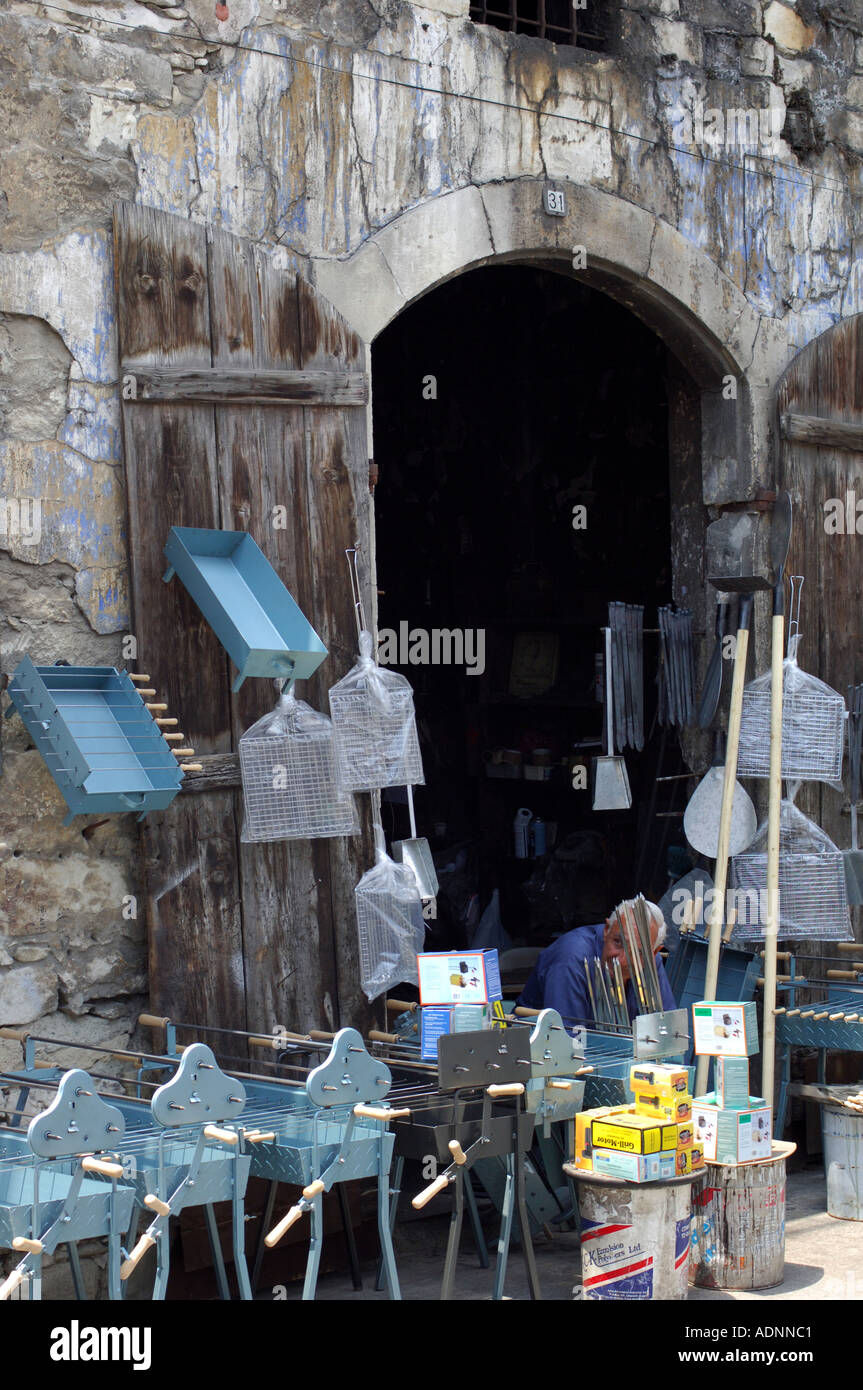 Old shop limassol cyprus -Fotos und -Bildmaterial in hoher Auflösung ...