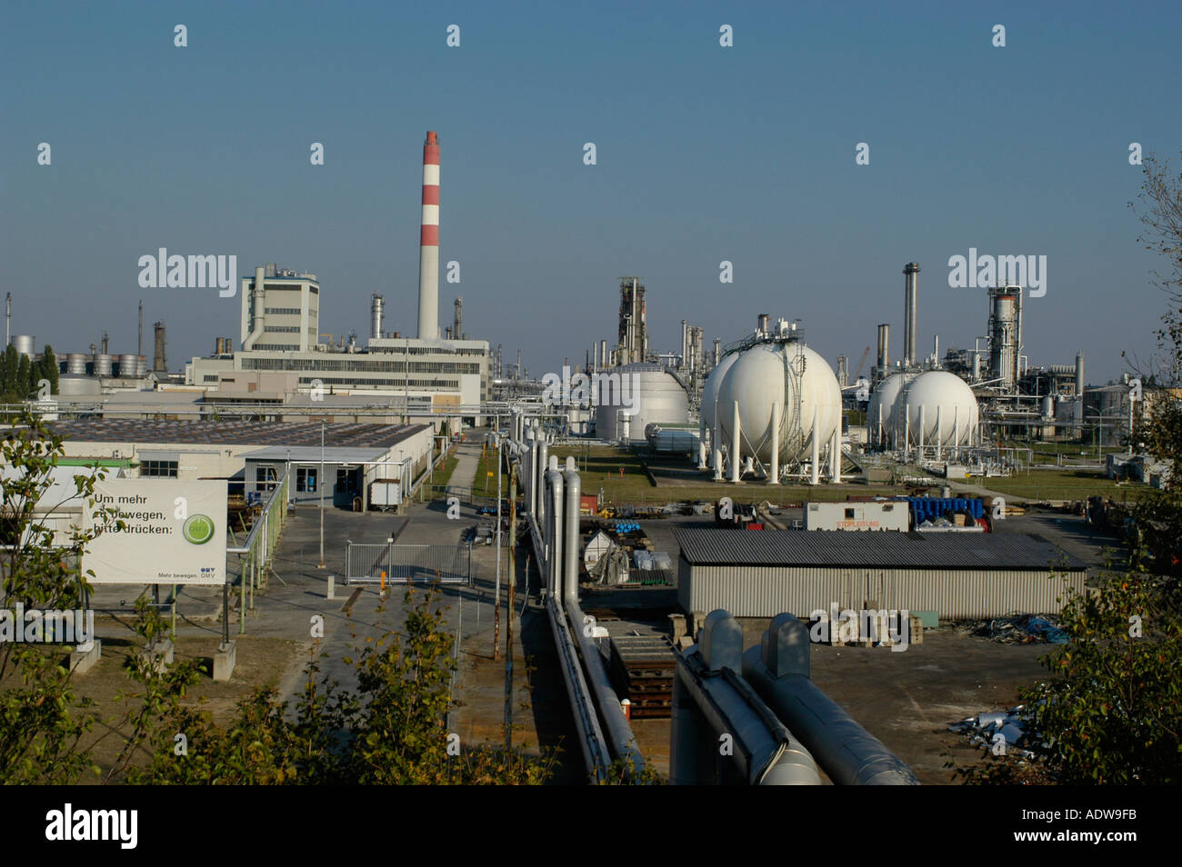 Raffinerie schwechat -Fotos und -Bildmaterial in hoher Auflösung – Alamy