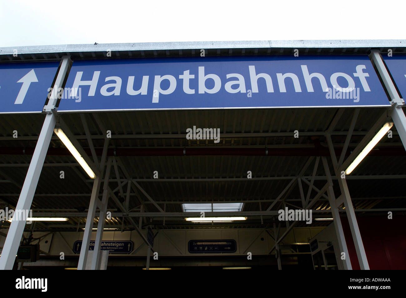 Railway station linz -Fotos und -Bildmaterial in hoher Auflösung – Alamy