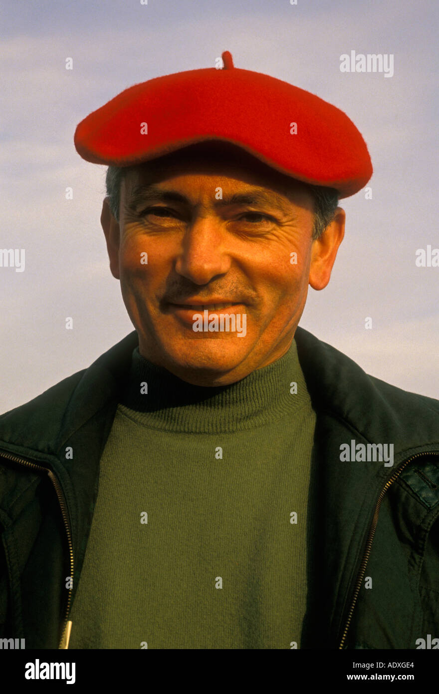 French man beret -Fotos und -Bildmaterial in hoher Auflösung – Alamy