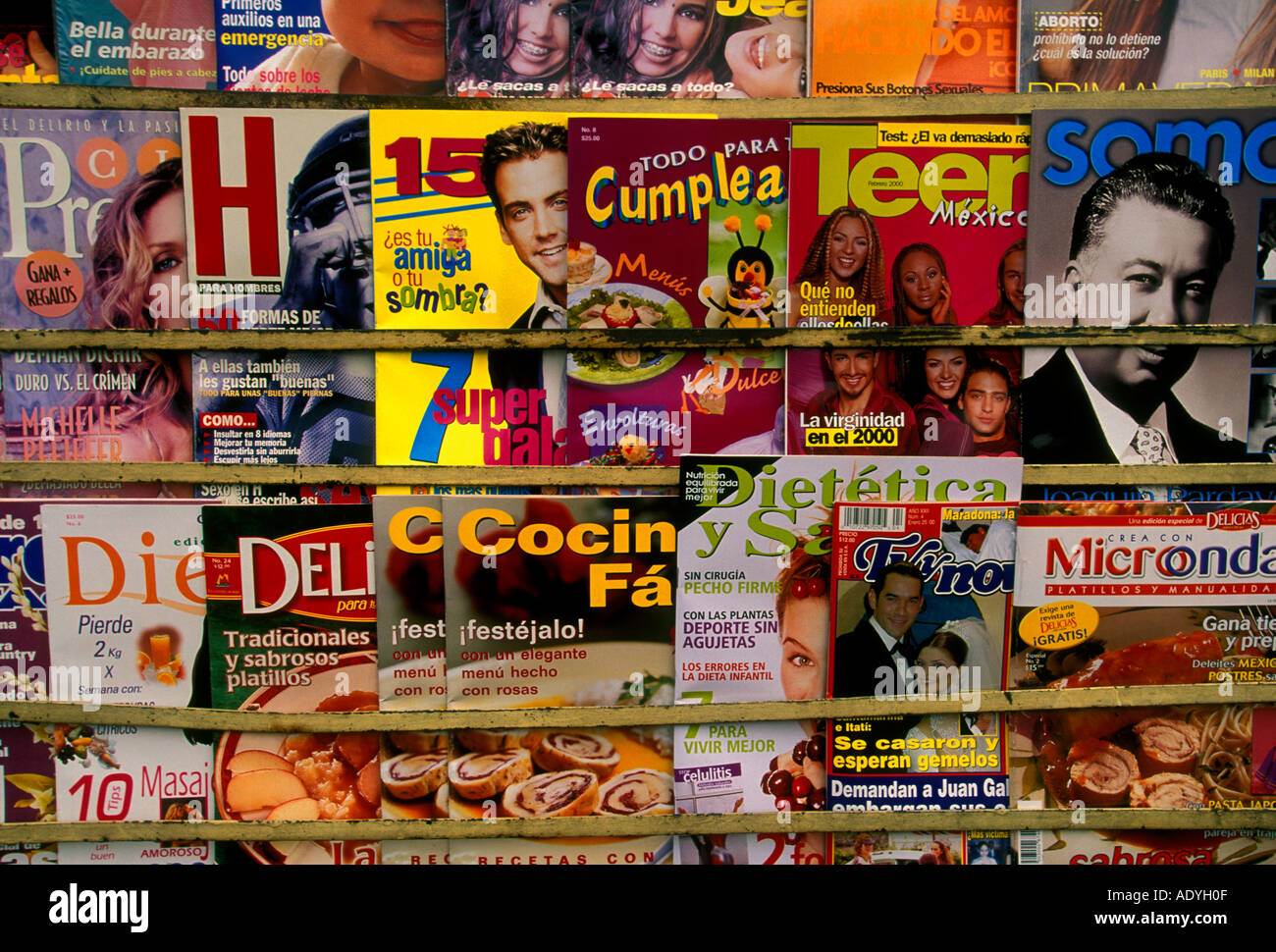Teen magazine cover -Fotos und -Bildmaterial in hoher Auflösung – Alamy