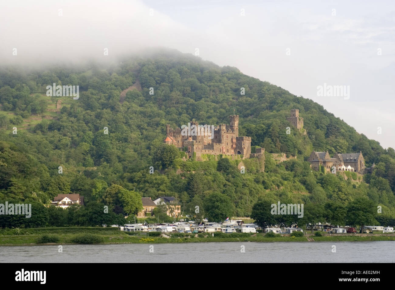 Schloss Reichenstein Im Rheintal Stockfotos und -bilder Kaufen - Alamy