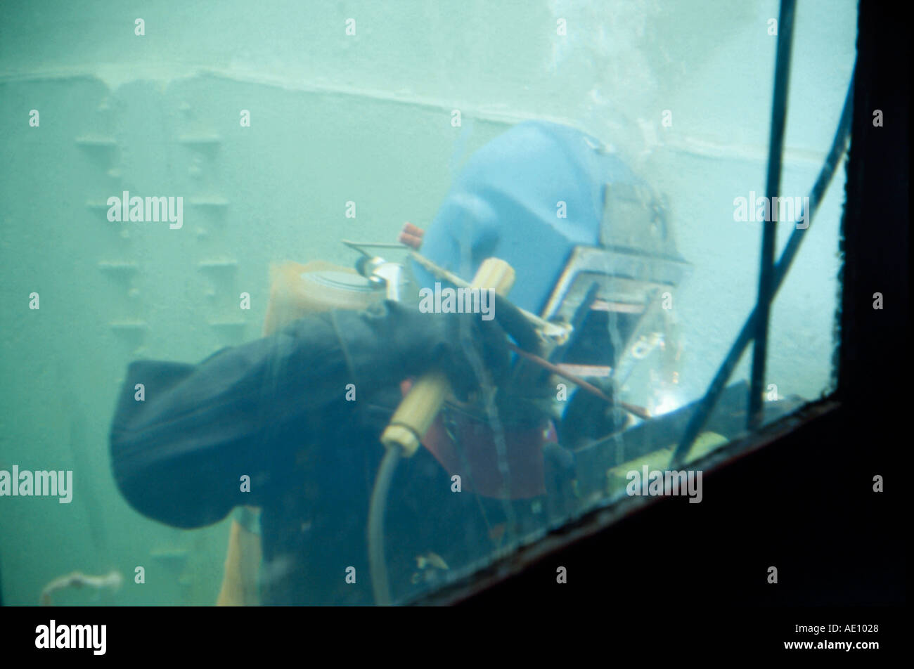 Underwater welding -Fotos und -Bildmaterial in hoher Auflösung – Alamy