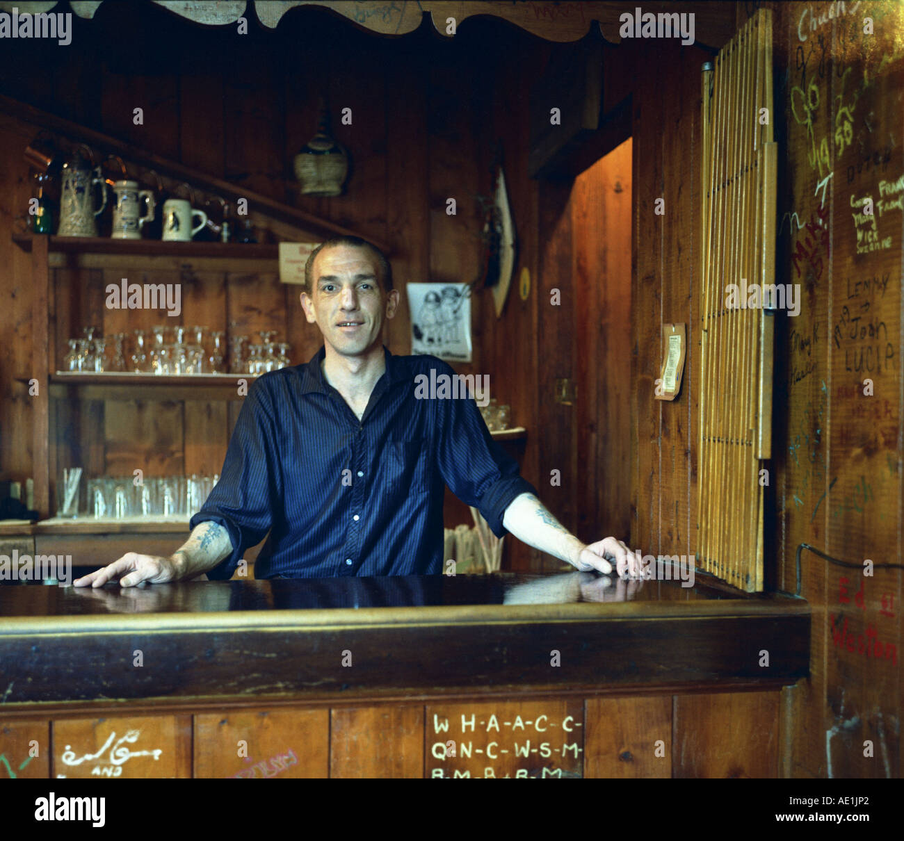 Man shirt 1964 -Fotos und -Bildmaterial in hoher Auflösung – Alamy