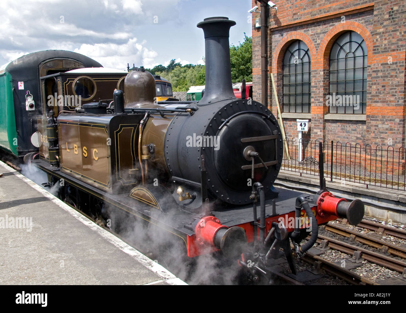 Ex-LB und SCR Terrier Nr. 662 "Martello" Besuch der Spa Valley Railway ...