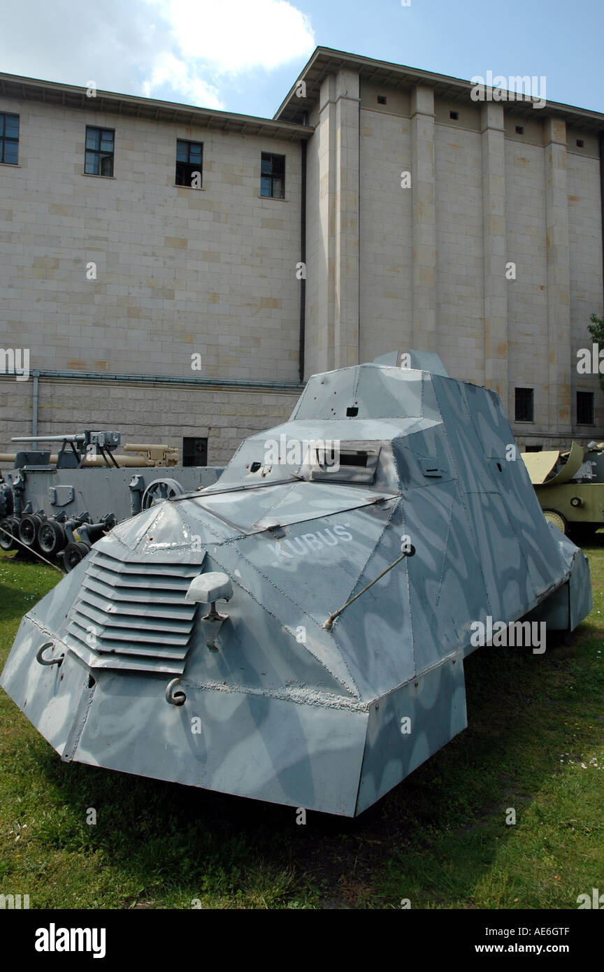 Polnischer Panzerwagen vom Warschauer Aufstand 1944 genannt "Kubus ...