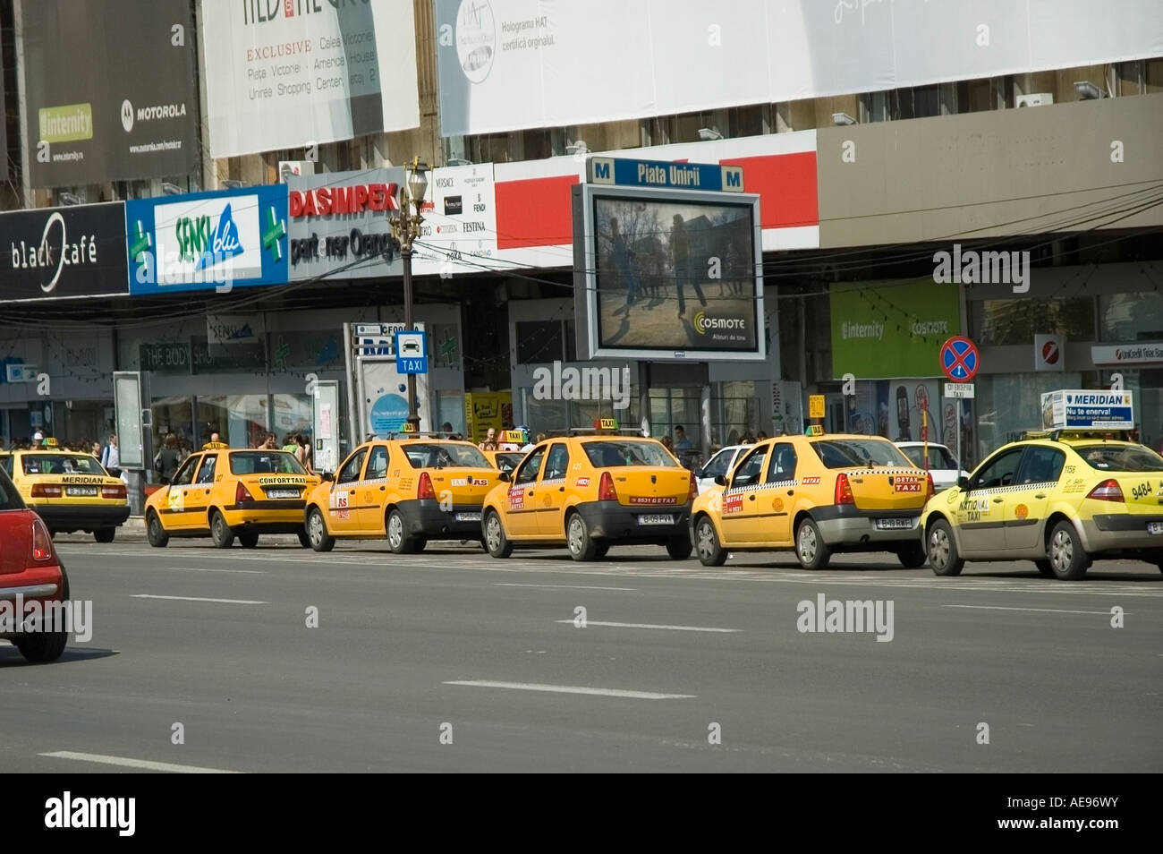 Bucharest shopping centre -Fotos und -Bildmaterial in hoher Auflösung ...