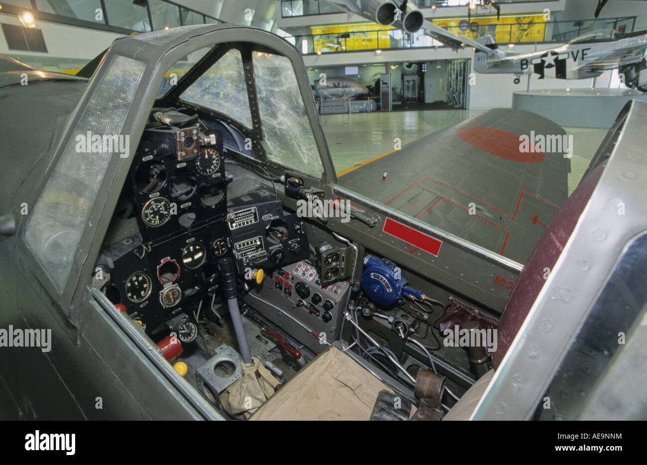 Cockpit kawasaki ki 100 type 5 imperial -Fotos und -Bildmaterial in ...