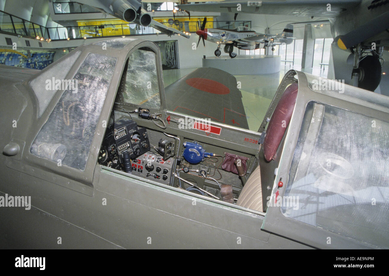 Cockpit kawasaki ki 100 type 5 imperial -Fotos und -Bildmaterial in ...