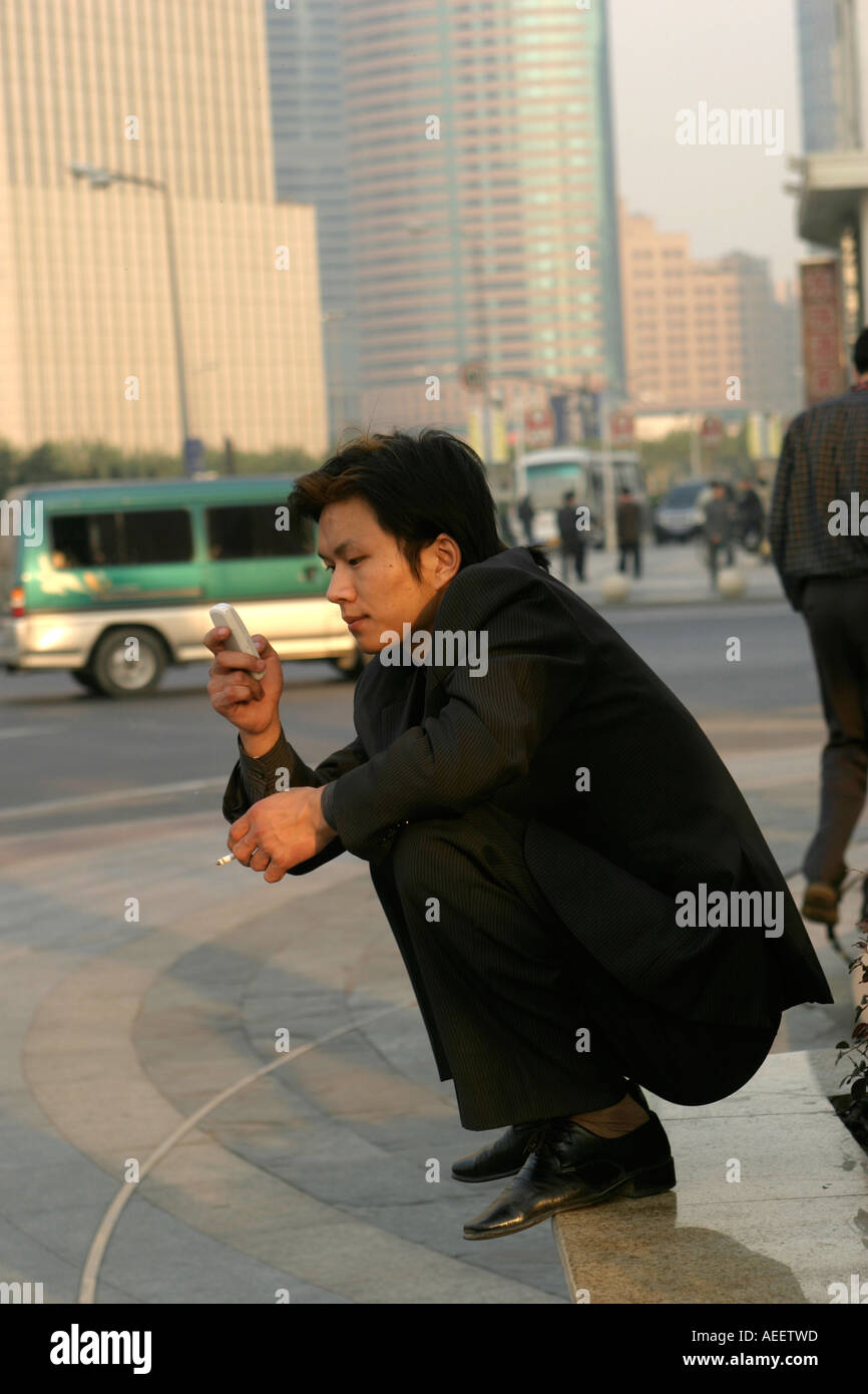Chinese man communist hat -Fotos und -Bildmaterial in hoher Auflösung ...