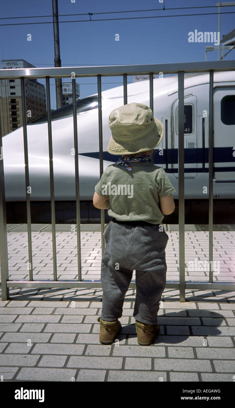 Shinkansen jr700 -Fotos und -Bildmaterial in hoher Auflösung – Alamy