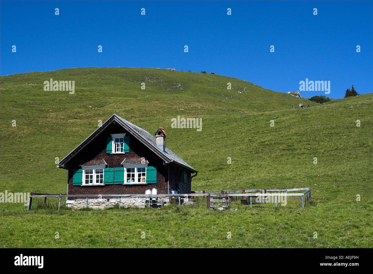 Alp hut alm almhuette -Fotos und -Bildmaterial in hoher Auflösung – Alamy