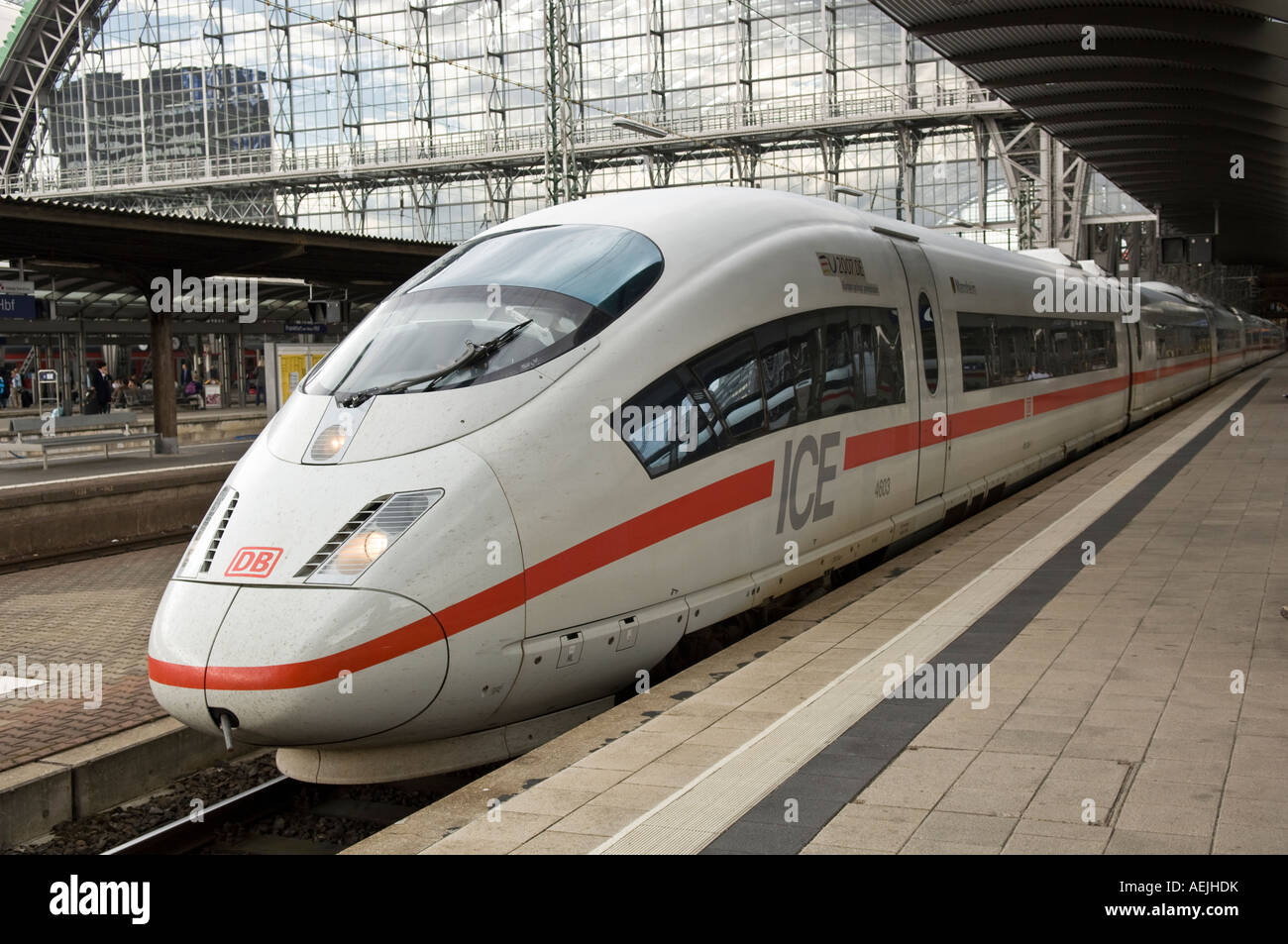 ICE-Zug der DB, Hauptbahnhof, Frankfurt am Main, Hessen, Deutschland ...