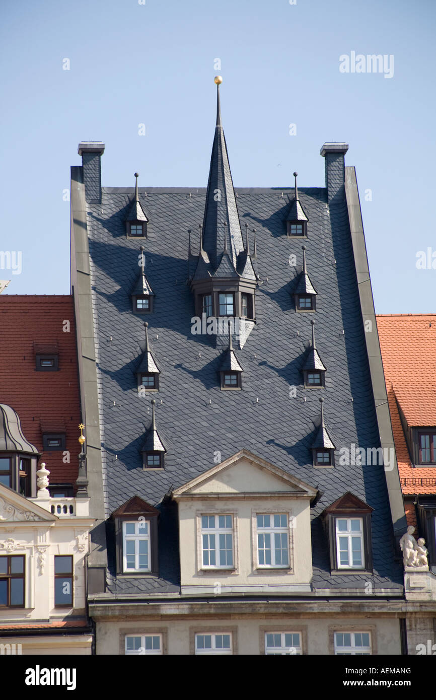 Hohes Spitzdach Stockfotos & Hohes Spitzdach Bilder - Alamy